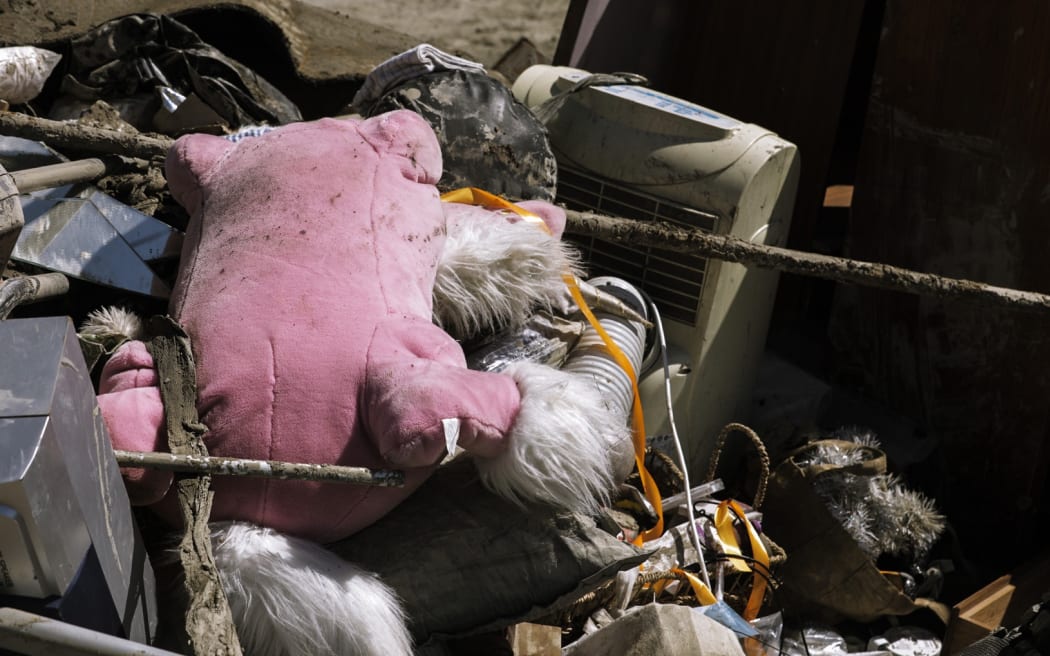 In photos: Cyclone Gabrielle clean up continues | RNZ News