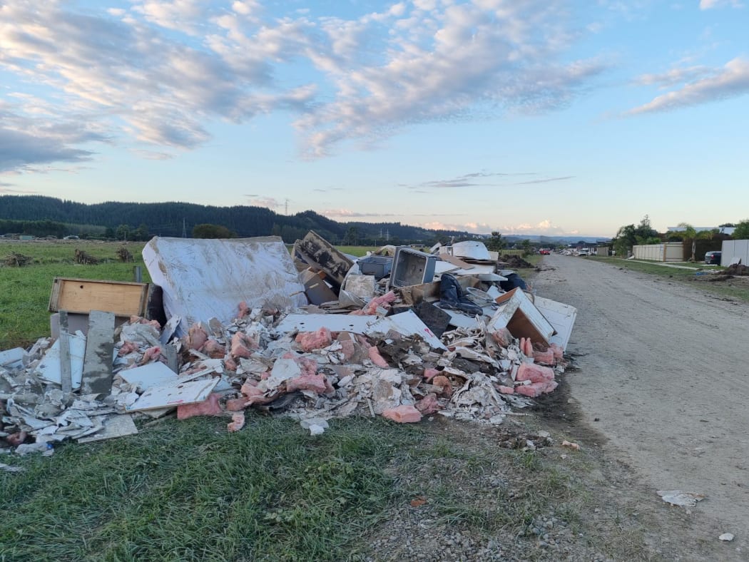 In photos: Cyclone Gabrielle clean up continues | RNZ News