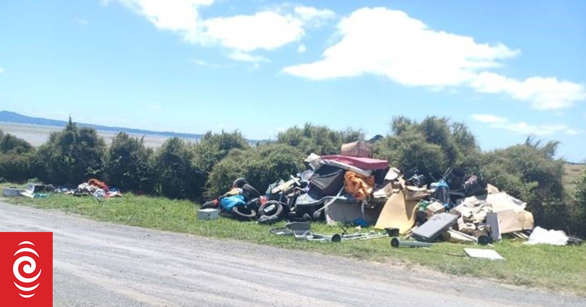 "Don't be a tosser" campaign launched in Ashburton | RNZ