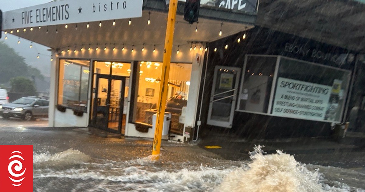 In photos: Heavy rain causes flooding, evacuations in Auckland | RNZ News