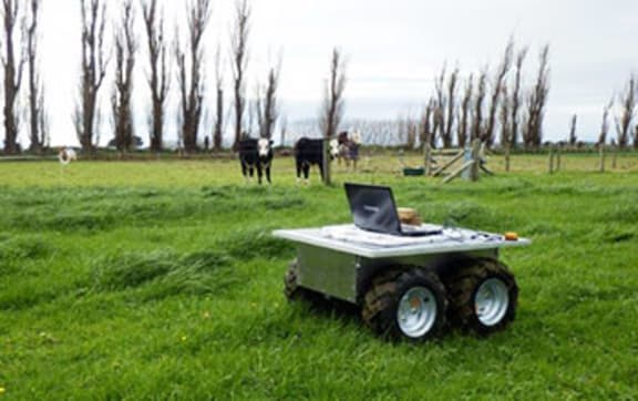 Farmers asked for ideas on best uses for farm robot | RNZ News