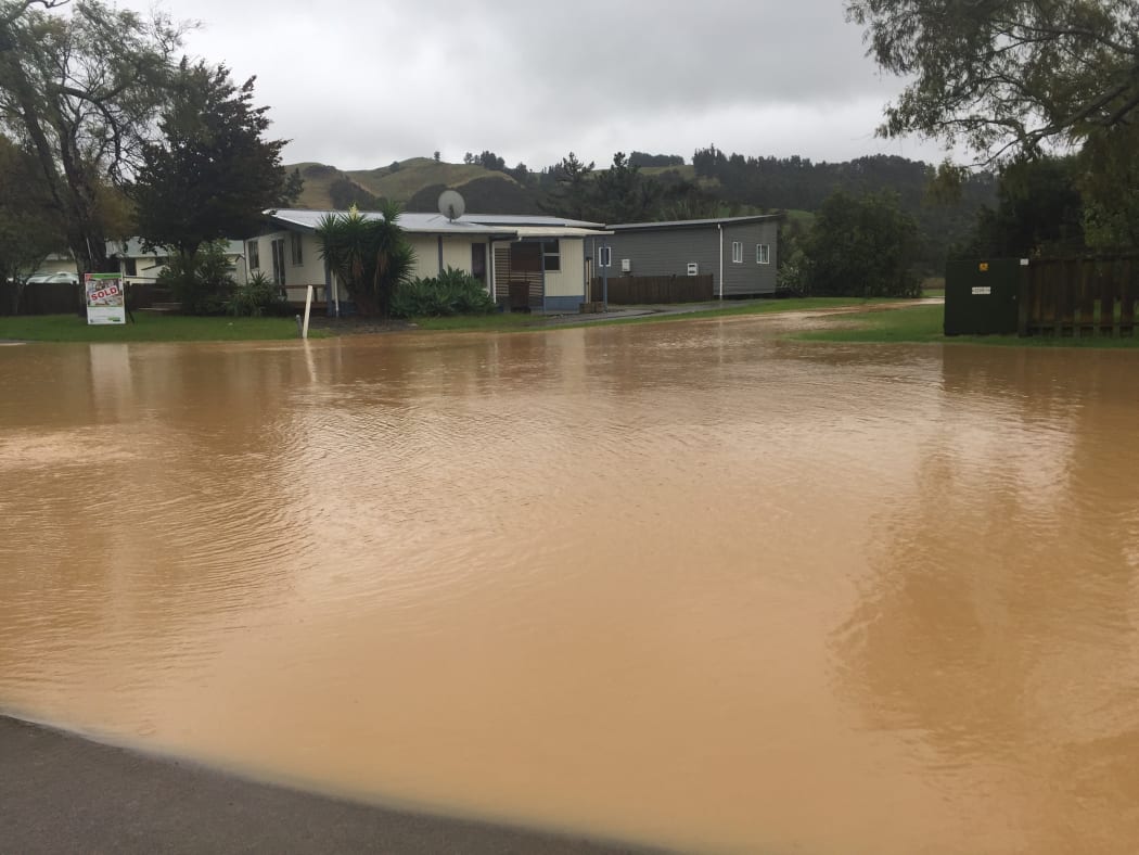 Seven Coromandel homes hit by slips | RNZ News