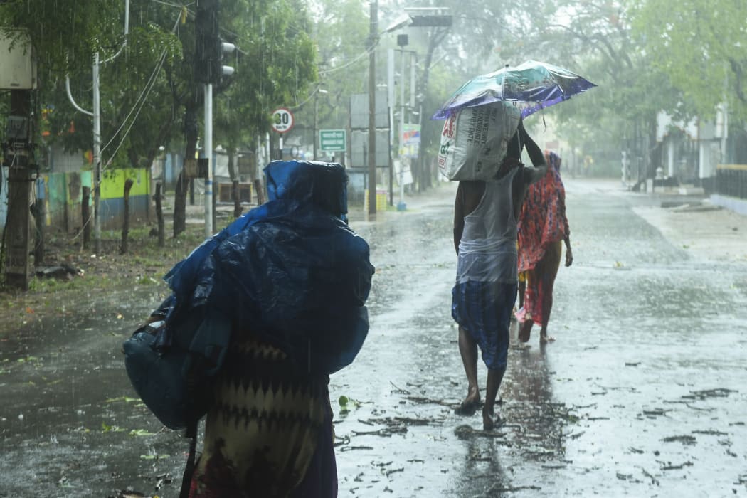 Cyclone Amphan wreaks deadly havoc in eastern India and Bangladesh ...
