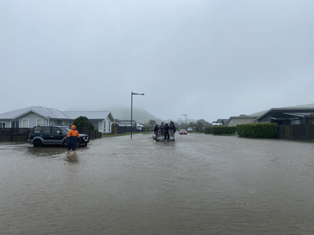 Gisborne residents race to barricade houses with sandbags before dark ...