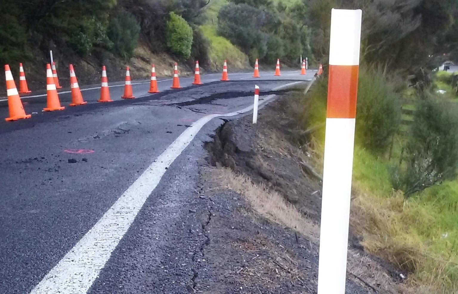 Rain, slips affect North Island roads | RNZ News