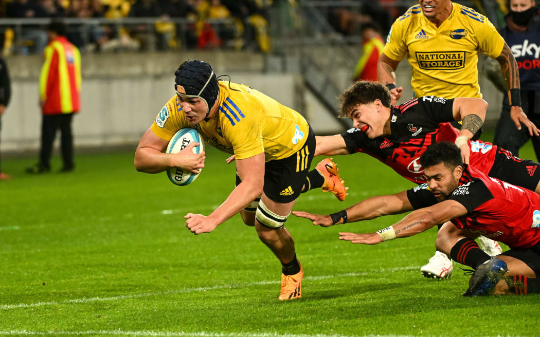 Hurricanes topple Crusaders | RNZ News