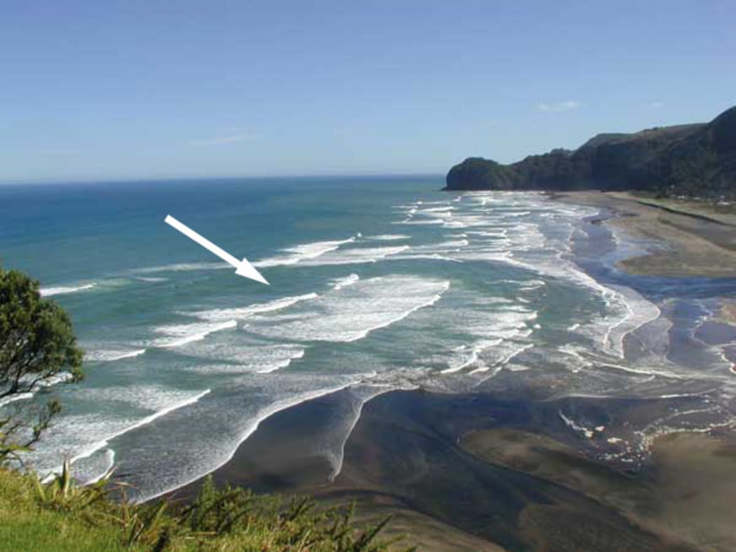 How to swim safely on NZ beaches | RNZ