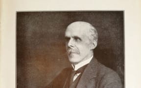 Thomas Gaynor plays Auckland Town Hall organ & APO's The Prodigal Son ...