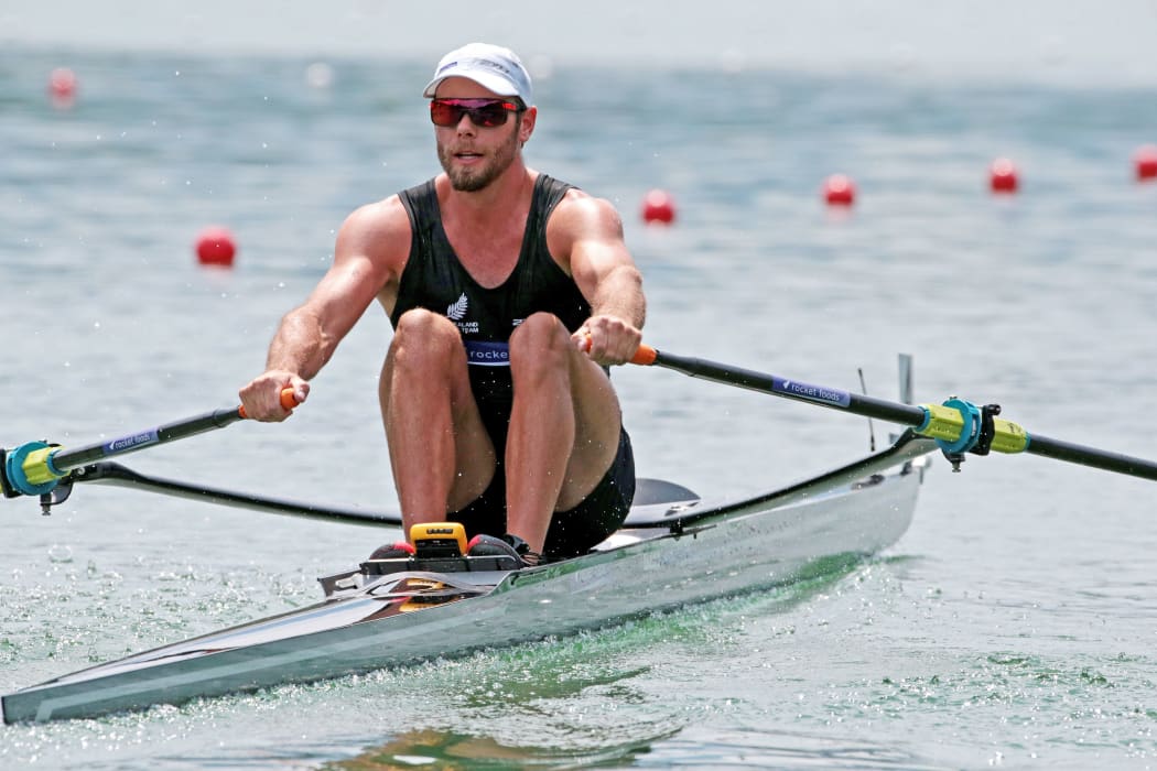Manson beats Drysdale for world championship berth | RNZ News