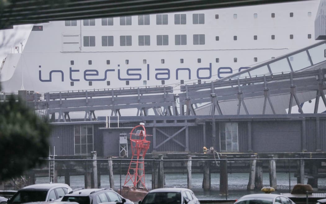 Interislander vessel to resume service after navigational issue | RNZ News