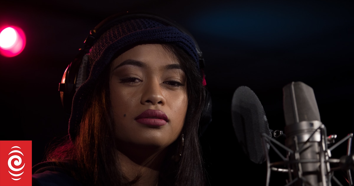 Razé performs live | RNZ