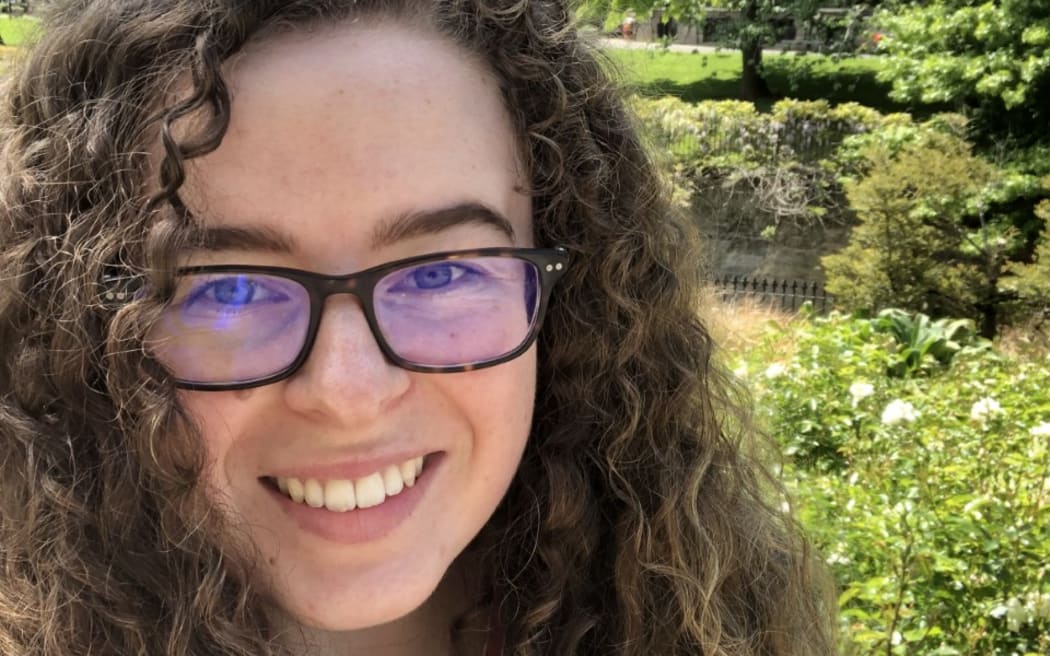 Standing Room Only for Sunday 11 December 2022 Standing Room Only | RNZ