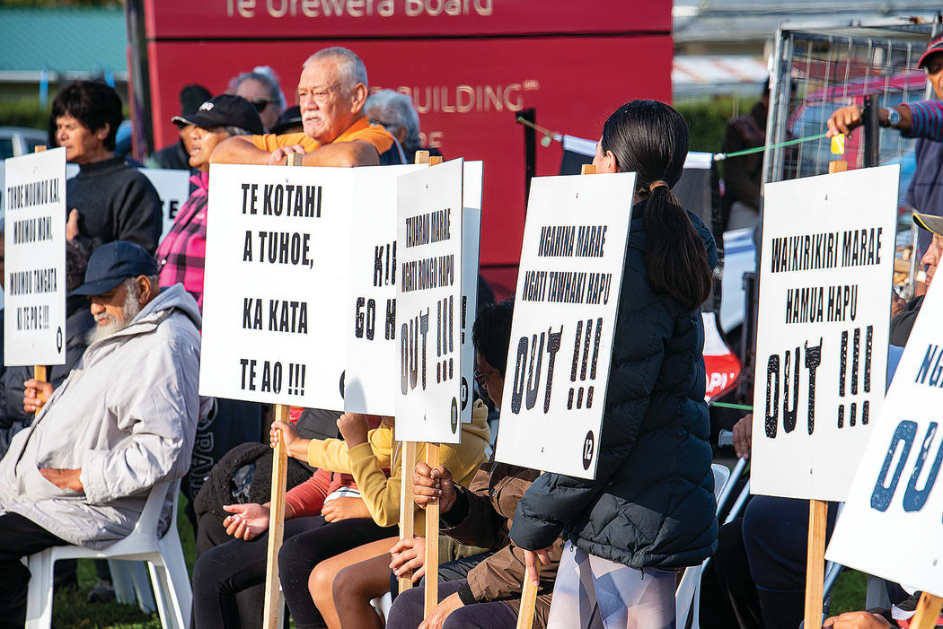 Tūhoe protest against their own | RNZ News