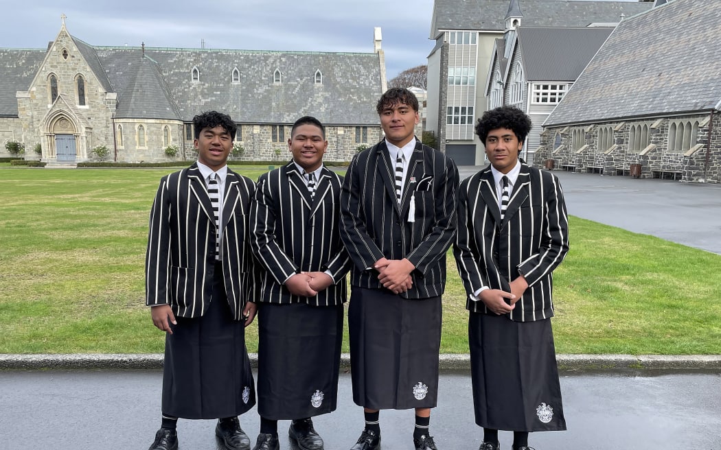 Step forward as students allowed to wear Pacific attire | RNZ News