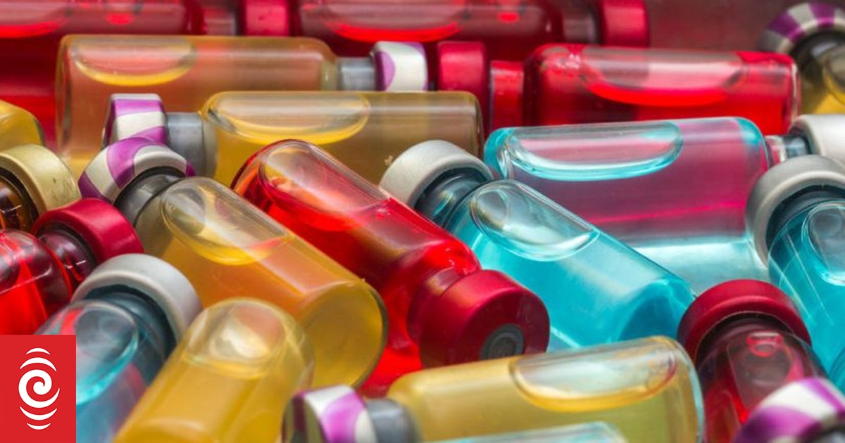 Flu vax delayed by a month | RNZ News