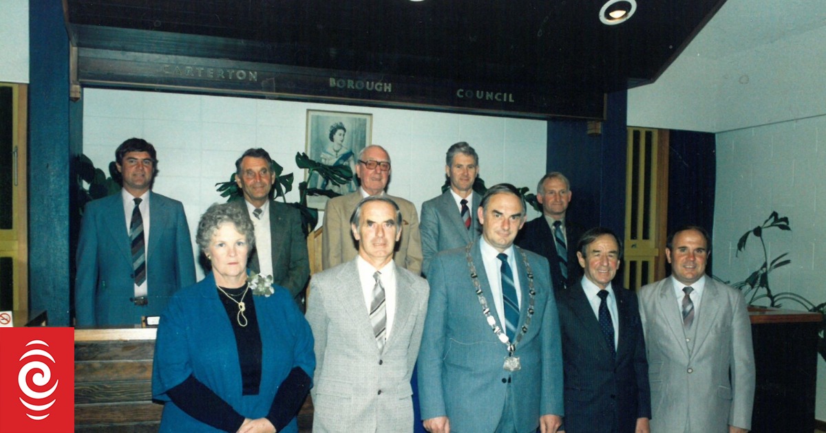 Carterton's first mayor Barry Keys dies | RNZ News