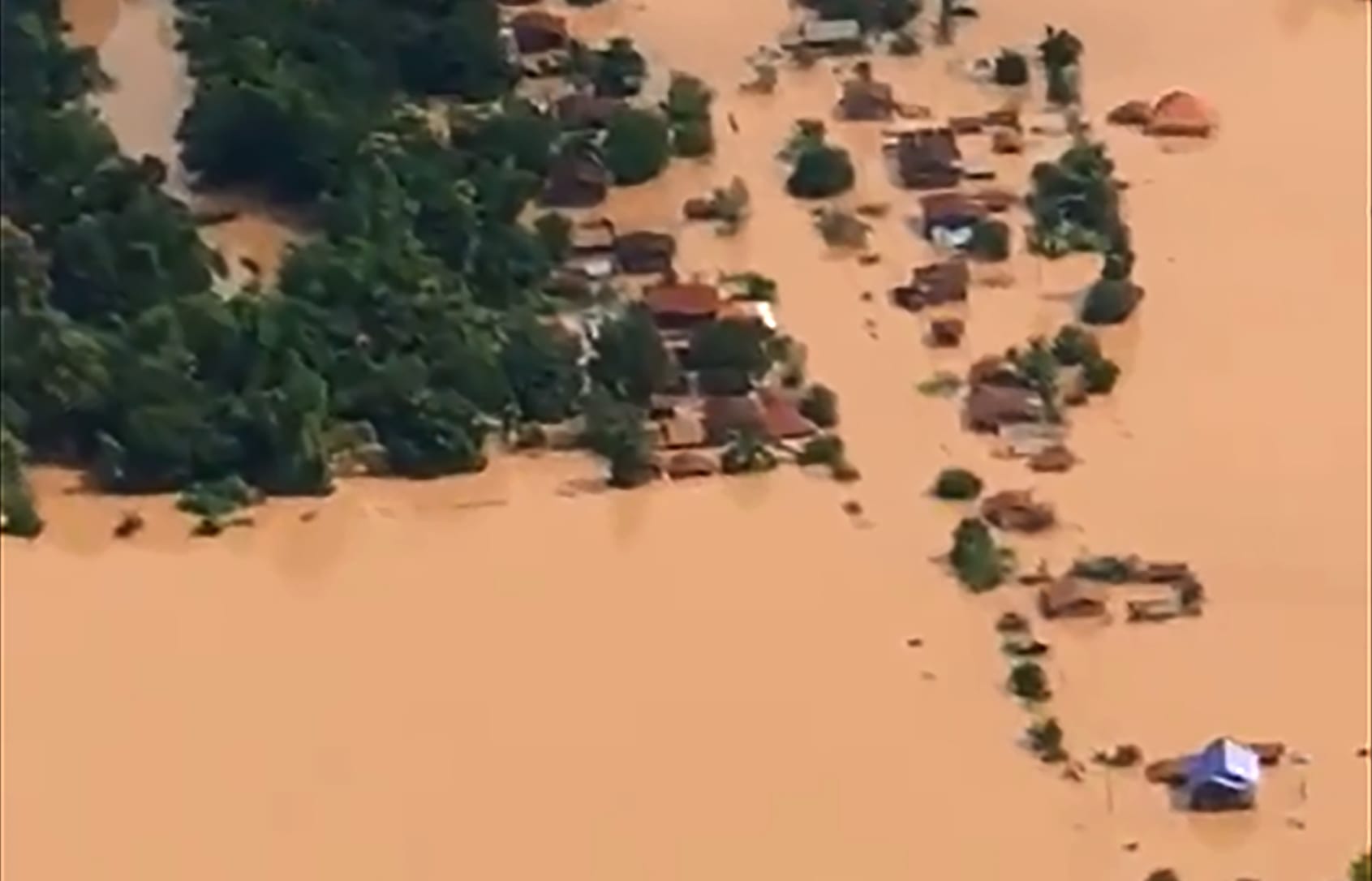 Laos dam collapse: Many feared dead as floods hit villages | RNZ News