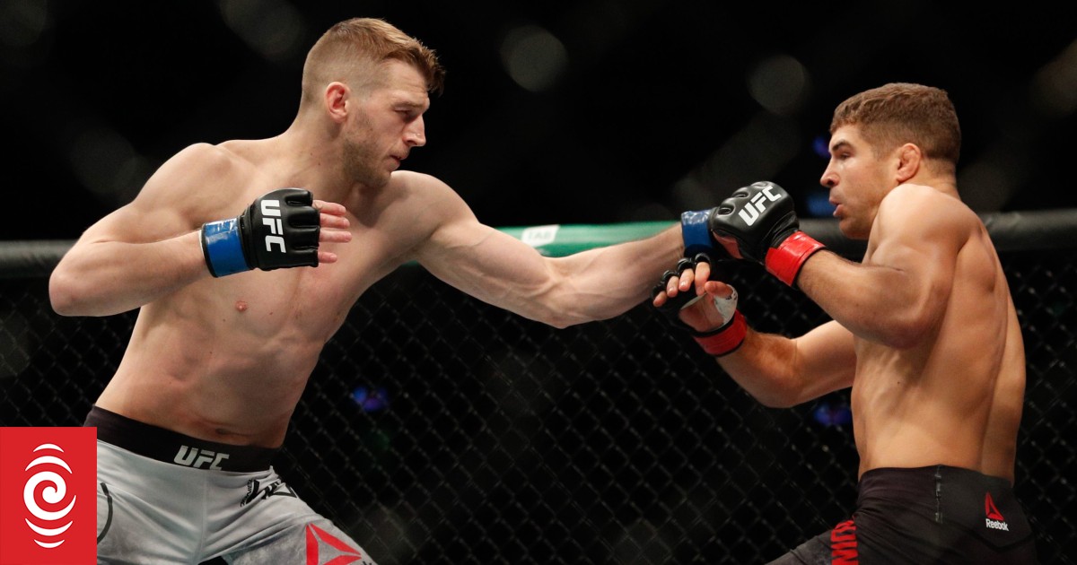 Auckland MMA fighter Dan Hooker wins war at UFC 290 | RNZ News